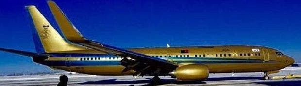 Se cansó de sus autos de lujo y se compró un avión dorado | Contexto ...