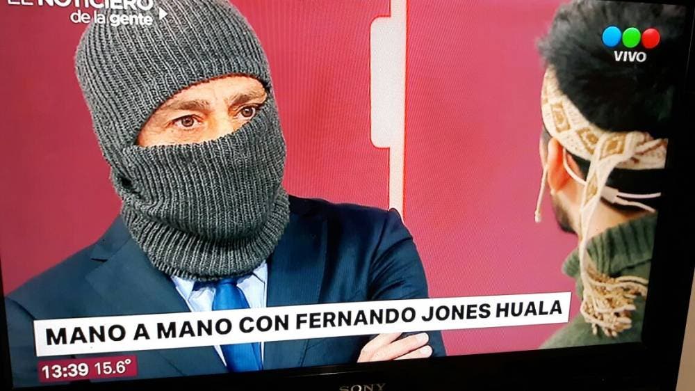 Nico Repetto encapuchado entrevistó al líder mapuche | Contexto Tucuman