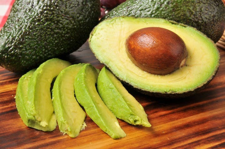 Por qué comerse el carozo de la palta está de moda | Contexto Tucuman