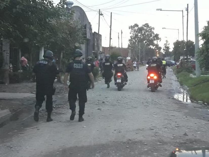 Un importante operativo policial tomó por sorpresa a vecinos de Yerba ...