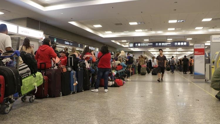 Cancelaron vuelos de Aerolíneas Argentinas: afectaron a 300 pasajeros ...