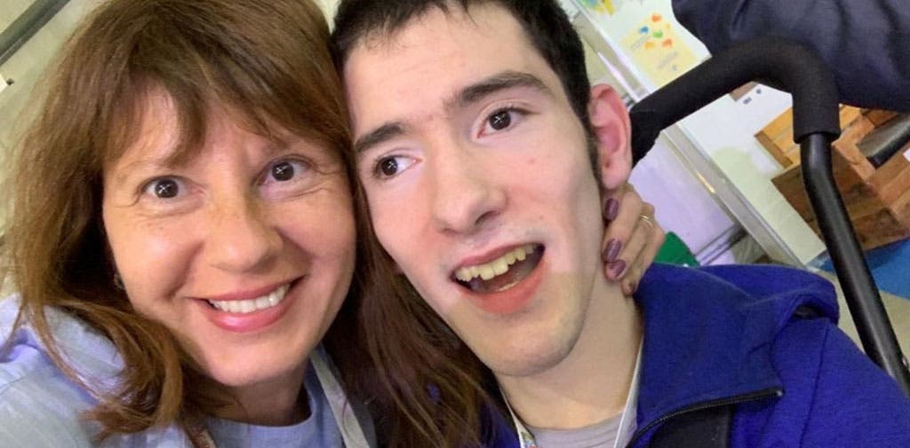 Los incómodos: derechos y realidades de las personas con discapacidad ...