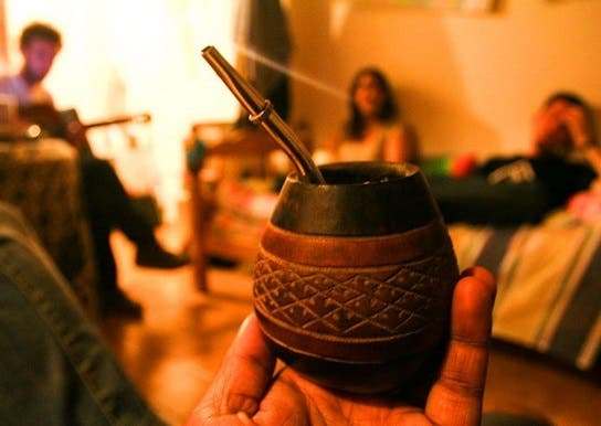 Con este video vas a entender lo grave que es compartir el mate ...