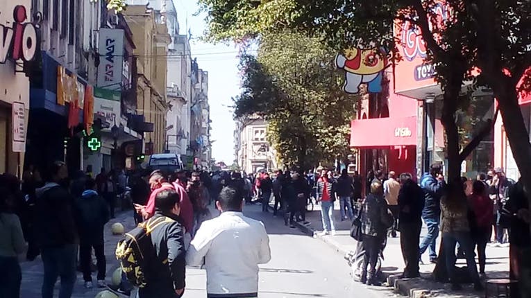 Manifestantes reparten el virus en el peor momento que atraviesa ... Manifestantes reparten el virus en el peor momento que atraviesa ...
