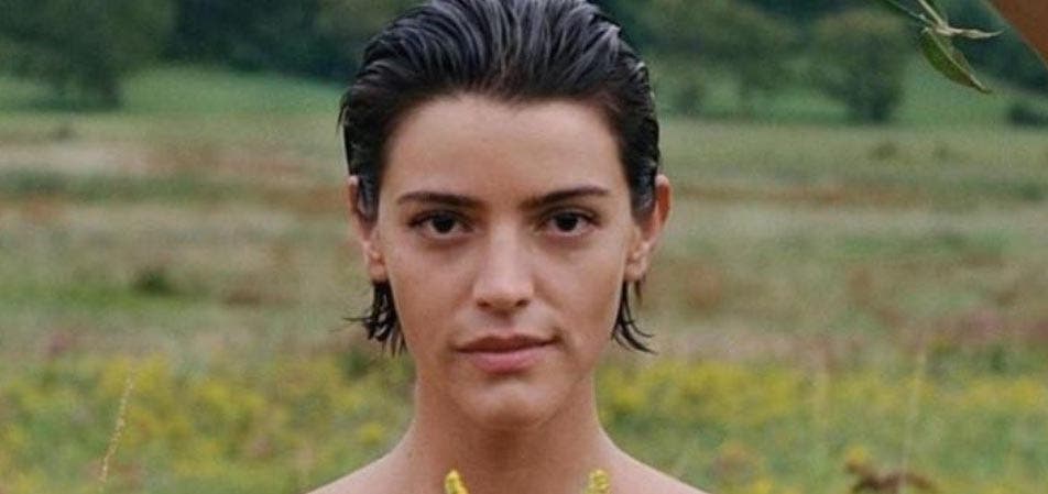 ¡Volvió Dignity!: el extraño video de Calu Rivero en la playa ...