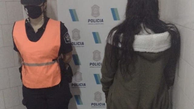 Una Mujer Fue Detenida Por Robar Junto A Su Hija De 7 Años En Un