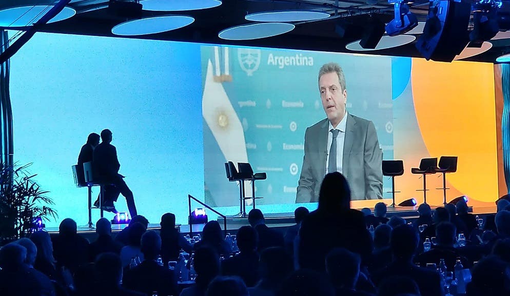 Massa en IDEA: “La política tiene que ceder y dar ejemplo de austeridad ...