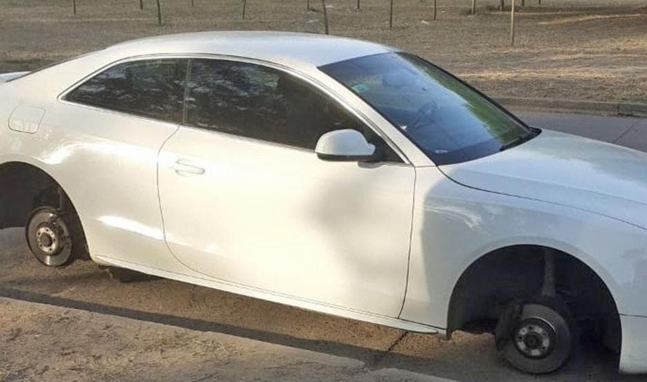 Misterio en Santiago del Estero: un Audi apareció sin ruedas en un ...