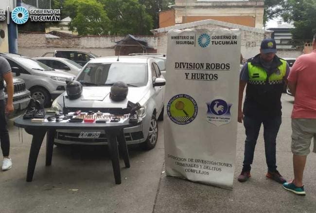 Tras ocho allanamientos simultáneos secuestraron un vehículo ... Tras ocho allanamientos simultáneos secuestraron un vehículo ...