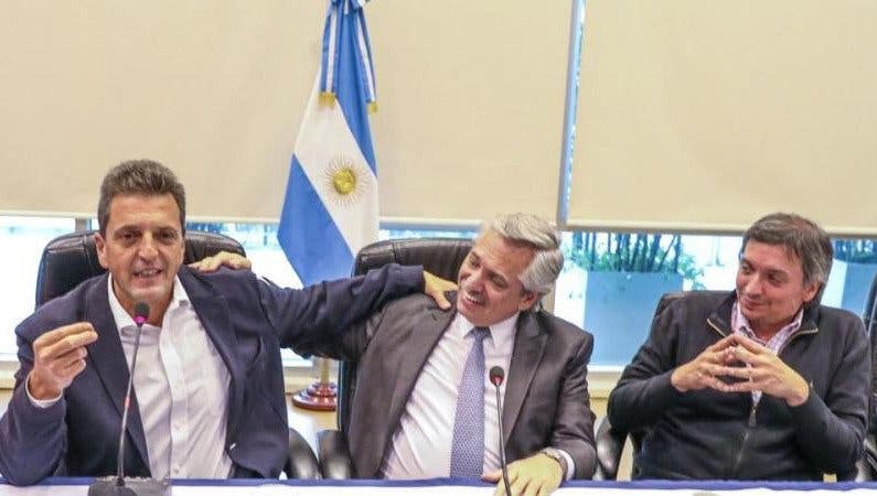 Encuesta: el 87% de los argentinos está insatisfecho con el Gobierno y Massa, Alberto y Máximo ...