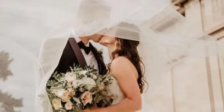 Se estaba casando, hizo un chiste en la ceremonia y el juez suspendió todo | Contexto Tucuman