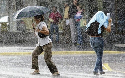 Anuncian chaparrones para el viernes: cómo estará el tiempo el domingo ...
