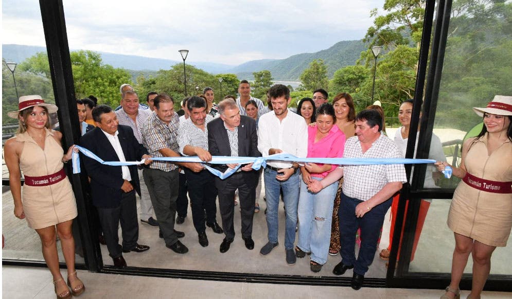 Alternativa turística: el gobernador inauguró la nueva Hostería de ...