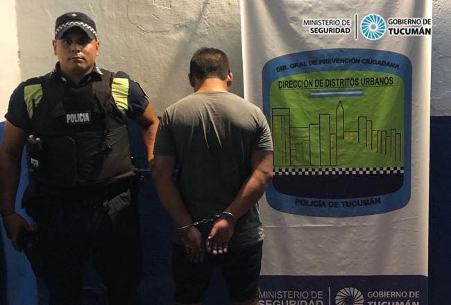 El Bajo: atrapan a un sujeto que le robó el celular a un chico de 14 ... El Bajo: atrapan a un sujeto que le robó el celular a un chico de 14 ...