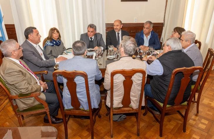 Este viernes comienza el diálogo entre Provincia y gremios por ...