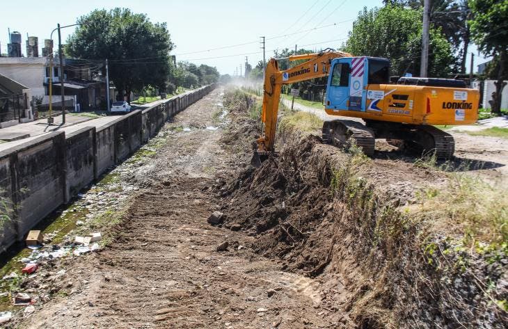 Concluyó la limpieza de 3.500 metros del canal Juan Manuel de Rosas en ...