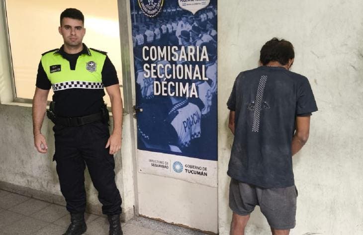 Lo atrapan adentro de un auto robando tras romper una ventanilla ...