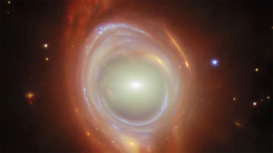 Qué es el anillo de Einstein, el fenómeno cósmico capturado por el Telescopio James Webb ...